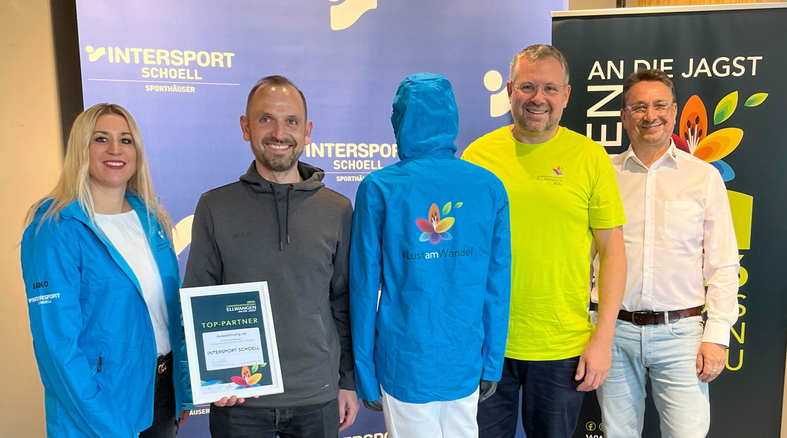 Ausstattung für LGS-Ehrenamtler kommt von INTERSPORT SCHOELL ...